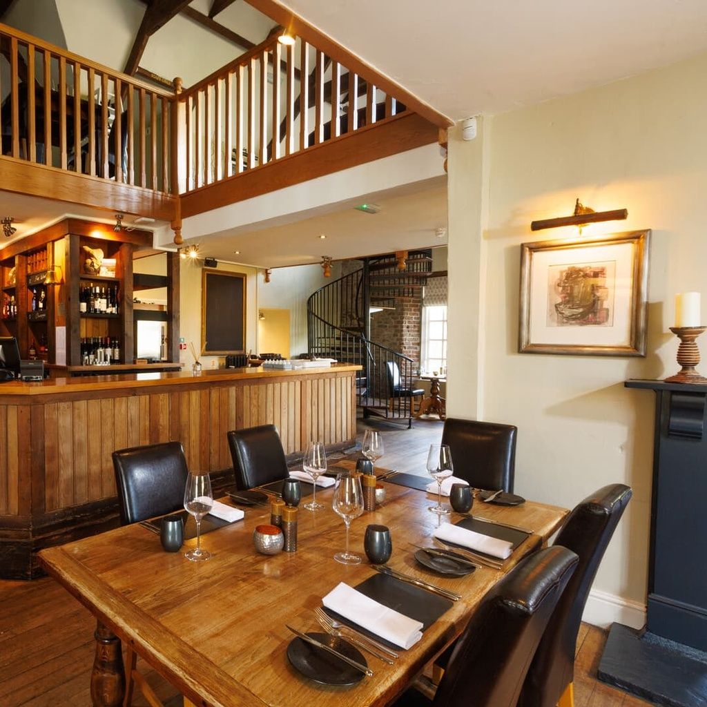 Dining Options - Hunter Lodges